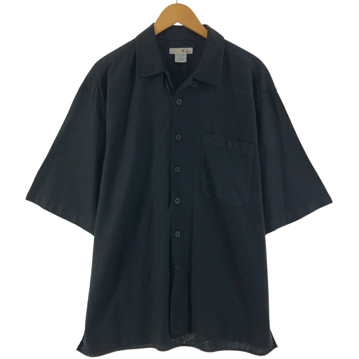 商品詳細 ブランド・TRUST・ 特徴・オープンカラー・半袖・ モデル/形状・半袖 オープンカラー リネンシャツ・ 素材・リネン:55%・レーヨン:45%・ 色・ブラック系 黒色・ 柄・無地・ 生産国・中国製・ 年代 サイズ・表記サイズ:X...