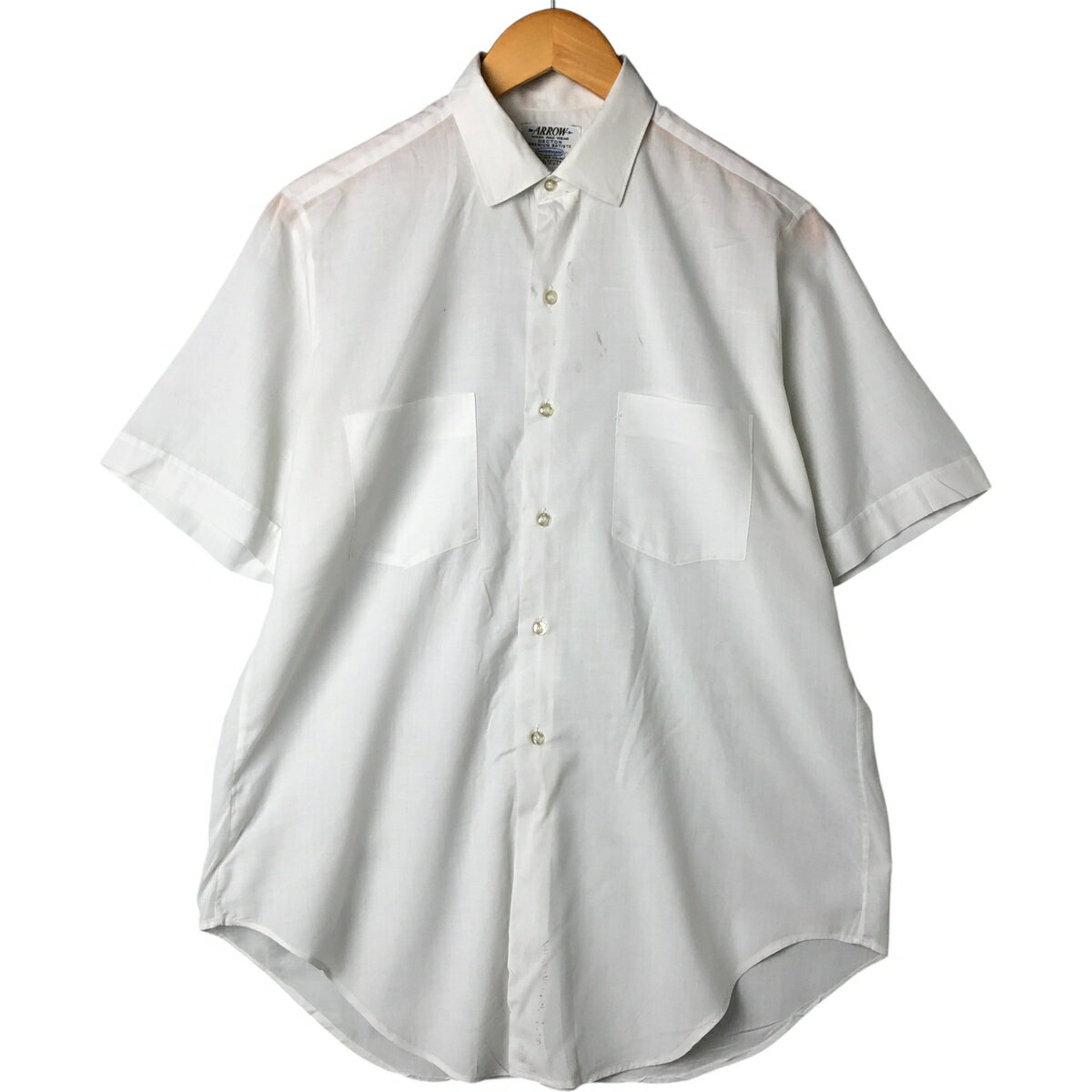 商品詳細 ブランド・ARROW・ 特徴・ワイドカラー・半袖・襟芯入り・ヴィンテージ・ モデル/形状・半袖 ポリコットンシャツ・ 素材・ポリエステル:65%・コットン:35%・ 色・ホワイト系 白色・ 柄・無地・ 生産国・USA製・ 年代・7...