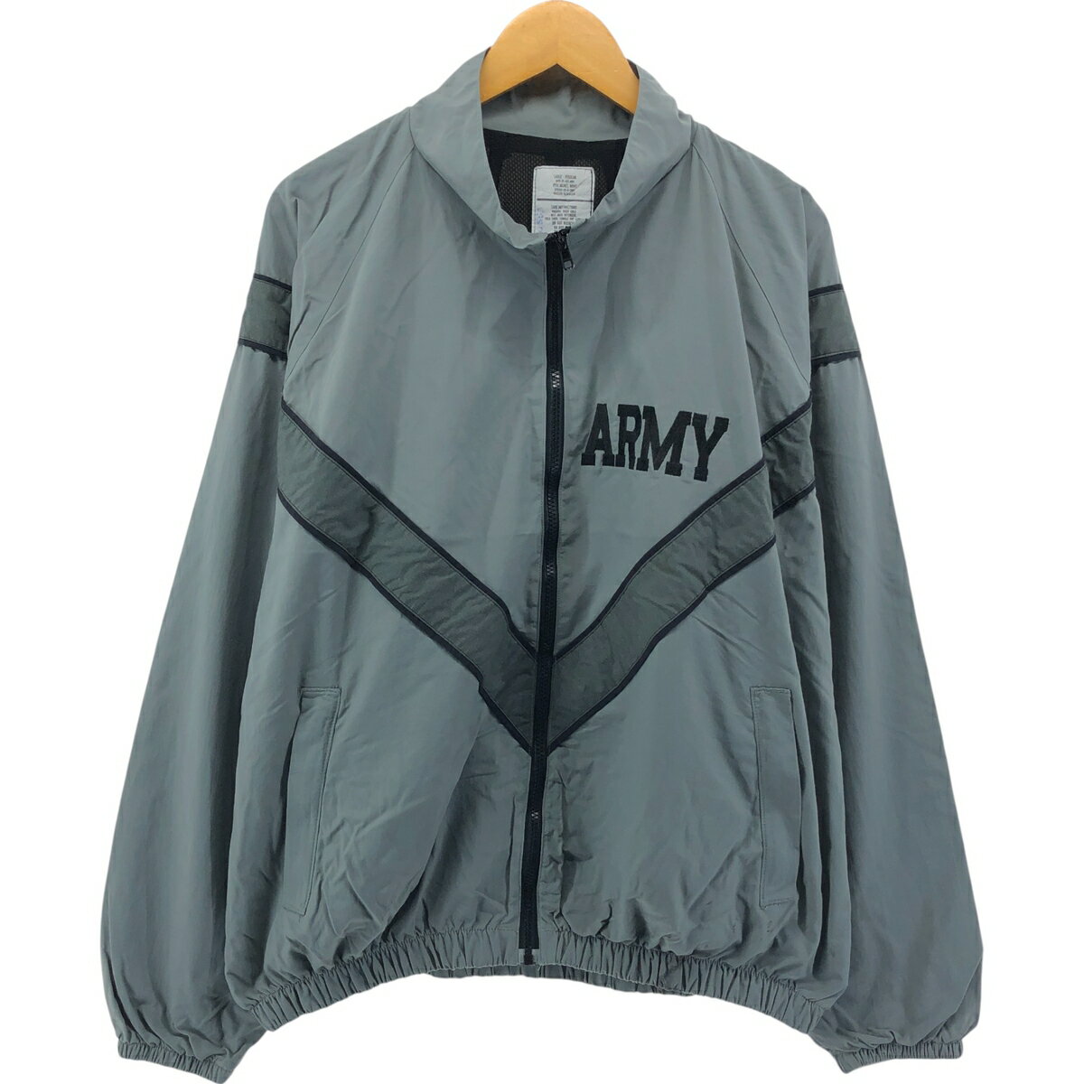 商品詳細 ブランド・UNKNOWN・ 特徴・米軍実品・U.S.ARMY・99年納品・フルジップ・メッシュライナー・ モデル/形状・IPFU トレーニングジャケット・ナイロンジャケット・ 素材・ナイロン:100%・ 色・グレー系 灰色・ブラッ...