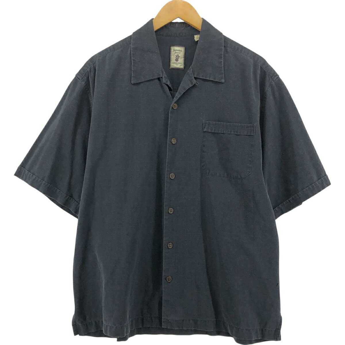 商品詳細 ブランド・JAMAICA JAXX・ 特徴・オープンカラー・半袖・ボックスシャツ・ モデル/形状・半袖 オープンカラー シルクシャツ・ 素材・シルク:100%・ 色・グレー系 灰色・ 柄・無地・ 生産国・中国製・ 年代 サイズ・メ...