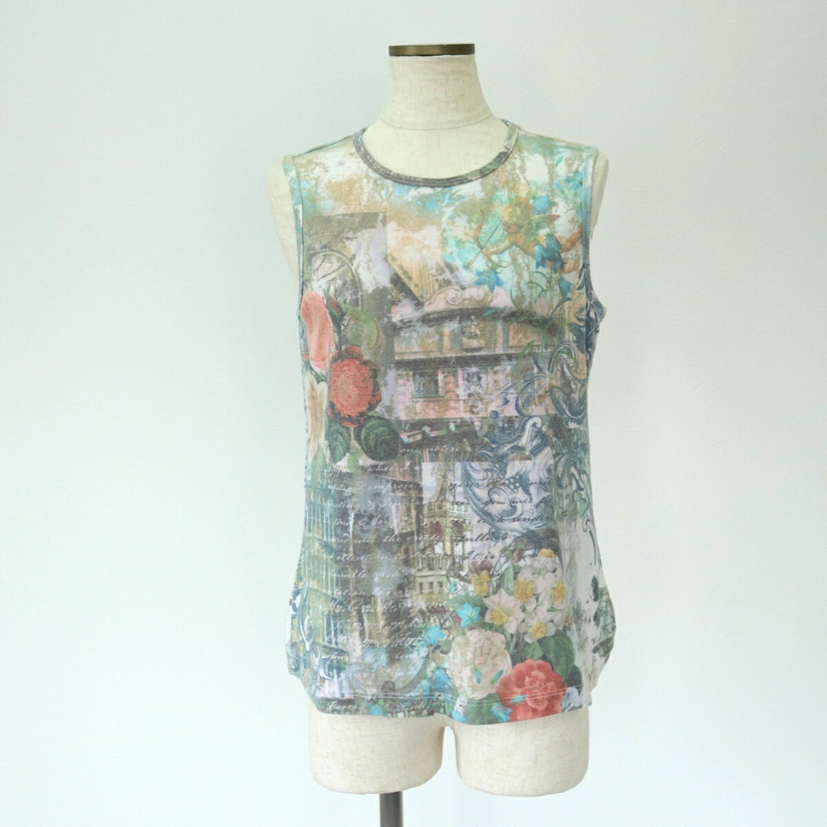 商品詳細 ブランド・CHRISTOPHER&BANKS・ 特徴・クルーネック(丸首)・ノースリーブ・短丈 ショート丈・オールオーバープリント・ モデル/形状・タンクトップ・ 素材・ポリエステル:50%・コットン:50%・ 色・マルチカラー・...