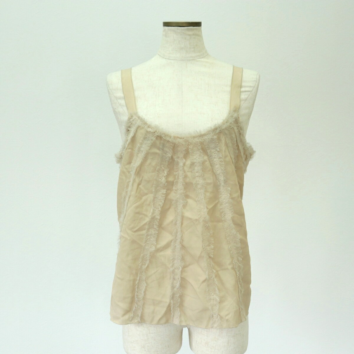 商品詳細 ブランド・METRO7.・ 特徴・クロップド丈・ モデル/形状・ビスチェ・ 素材・ポリエステル:100%・ 色・ベージュ系・ 柄・無地・ 生産国・中国製・ 年代 サイズ・レディースS・表記サイズ:S・着丈:35.5cm・身幅:44...