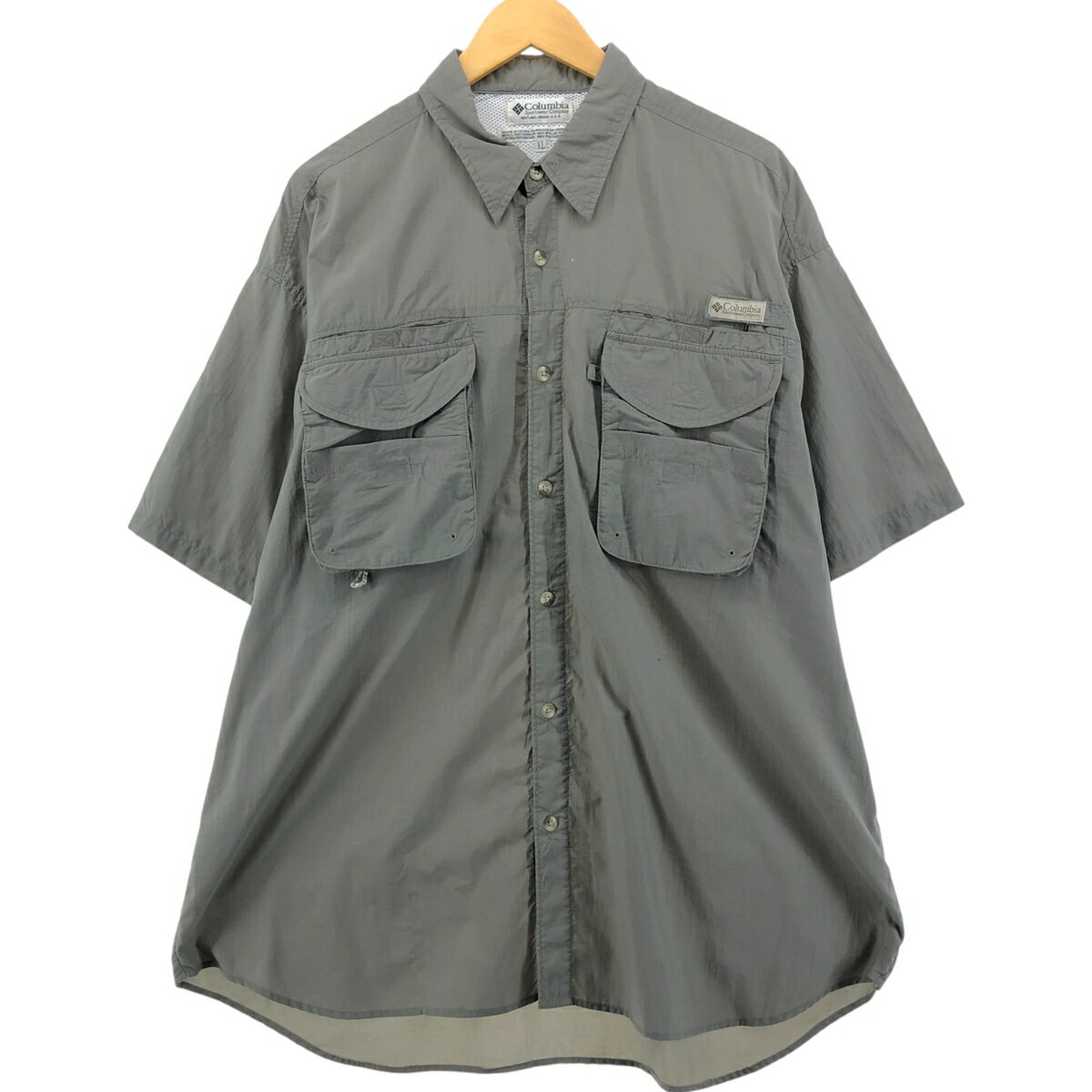 商品詳細 ブランド・Columbia・コロンビア・ 特徴・レギュラーカラー・半袖・ヴィンテージ・ モデル/形状・PFG・半袖 フィッシングシャツ・ 素材・ナイロン:100%・ 色・カーキ系・ 柄・無地・ロゴパッチ・ 生産国・中国製・ 年代・...