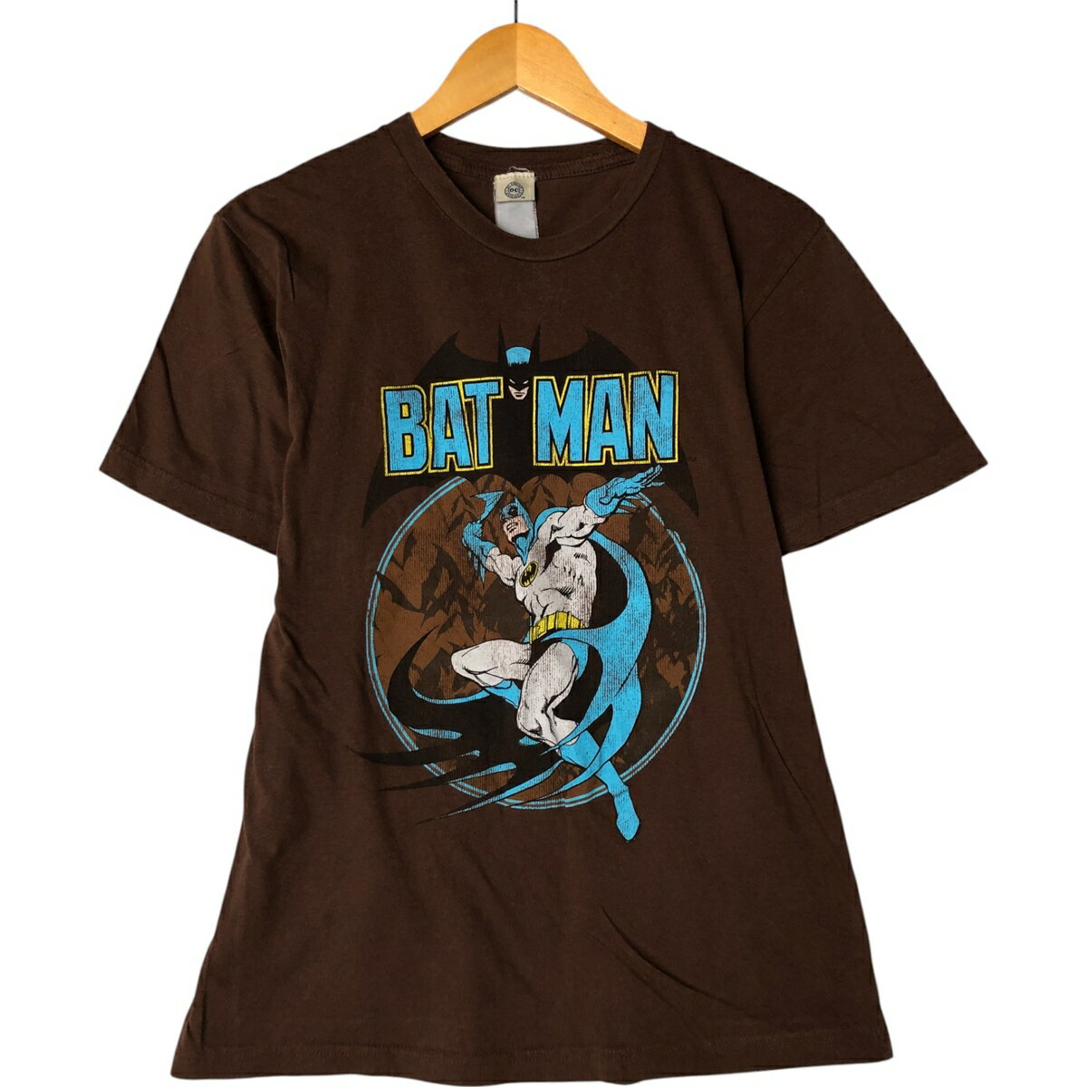 商品詳細 ブランド・DC COMICS ORIGINALS・ 特徴・クルーネック(丸首)・半袖・ モデル/形状・BATMAN バットマン ・キャラクタープリントTシャツ・ 素材・不明・ 色・ブラウン系 茶色・ 柄・プリント・ 生産国・不明・...