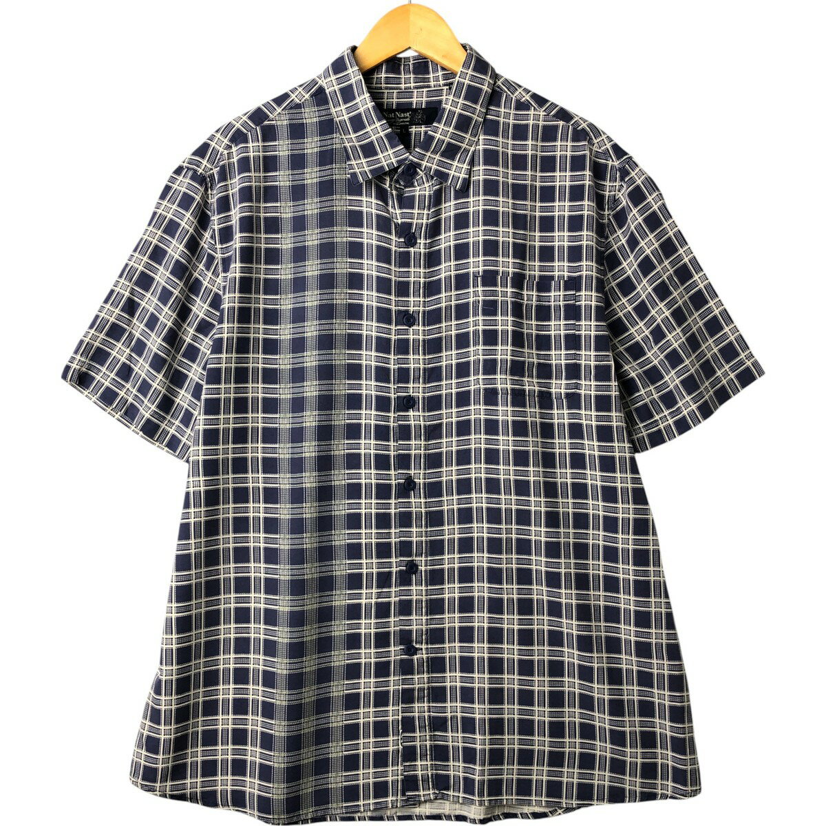 商品詳細 ブランド・Nat Nast・ 特徴・半袖・レギュラーカラー・ モデル/形状・半袖 シルクシャツ・ 素材・シルク:75%・ 色・ネイビー系 紺色・ 柄・チェック柄・ 生産国・中国製・ 年代 サイズ・メンズL・表記サイズ:L・着丈:7...