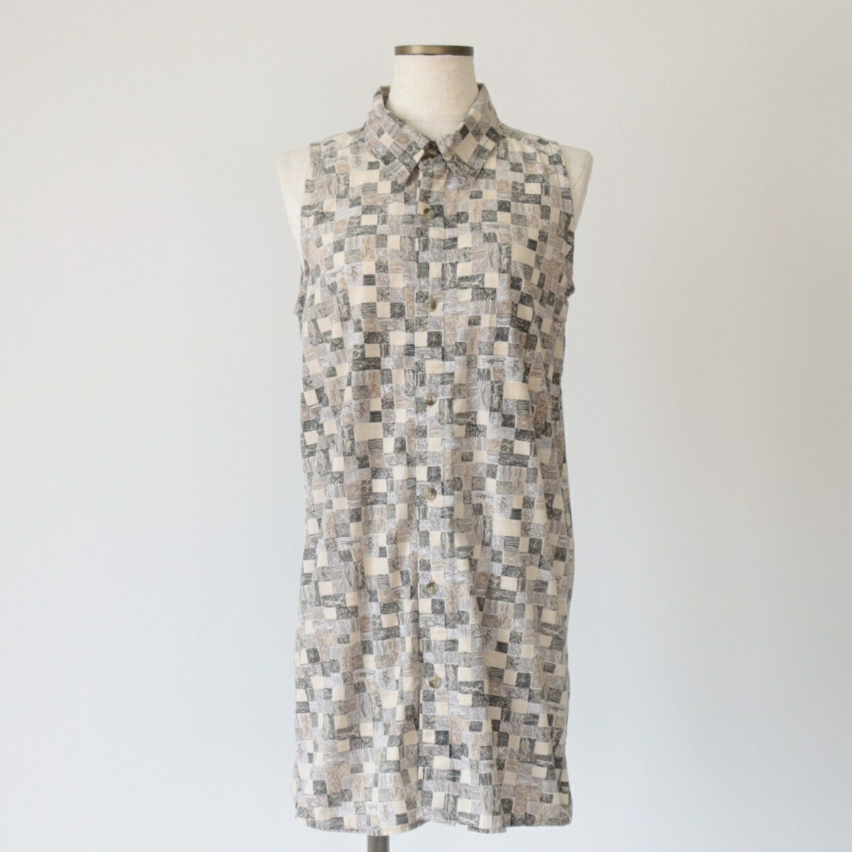 商品詳細 ブランド・Columbia・コロンビア・ 特徴・ハーフ丈・レギュラーカラー・ヴィンテージ・ モデル/形状・ノースリーブ シャツワンピース・ 素材・コットン:100%・ 色・ベージュ系・ブラック系 黒色・ベージュ系 ブラウン・ 柄・...