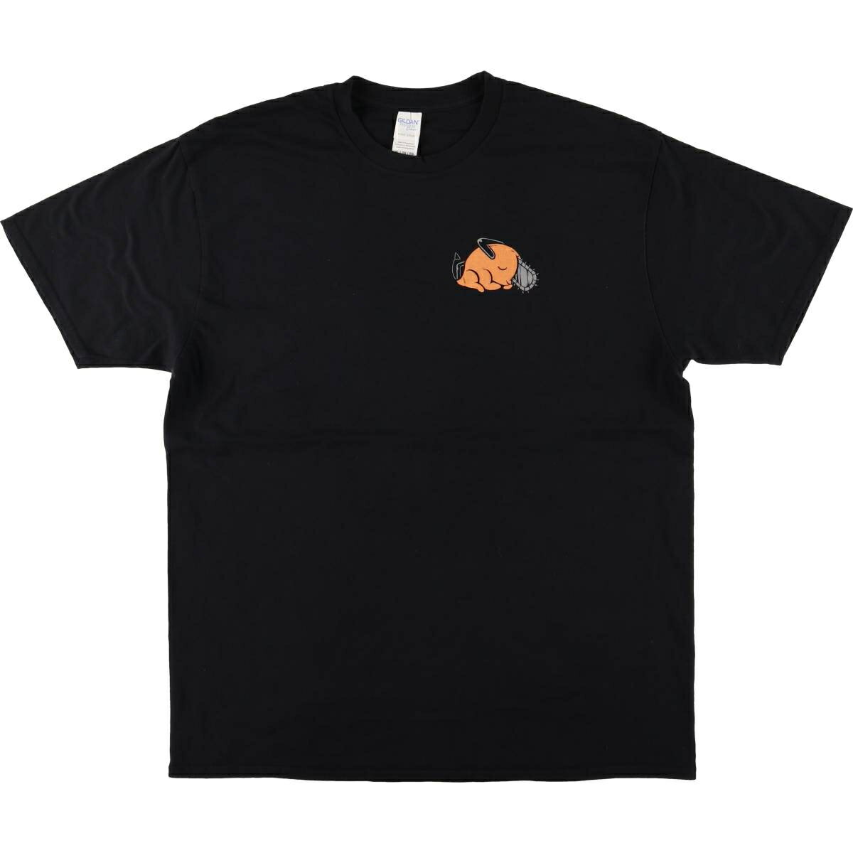 商品詳細 ブランド・GILDAN・ギルダン・ 特徴・クルーネック(丸首)・半袖・ モデル/形状・CHAINSAW MAN チェーンソーマン・アニメ キャラクタープリントTシャツ・ 素材・コットン:100%・ 色・ブラック系 黒色・ 柄・プリ...