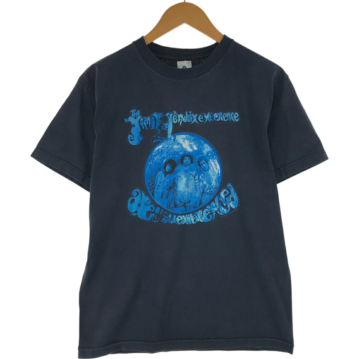 商品詳細 ブランド・ALSTYLE・アルスタイル・ 特徴・クルーネック(丸首)・半袖・ロック・ モデル/形状・The Jimi Hendrix Experience ザジミヘンドリックスエクスペリエンス・バンドTシャツ バンT・ 素材・コッ...