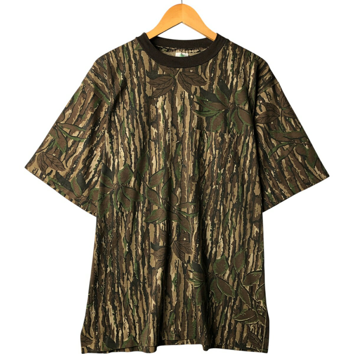 商品詳細 ブランド・RED HEAD・レッド ヘッド・ 特徴・クルーネック(丸首)・半袖・ヴィンテージ・シングルステッチ・ モデル/形状・迷彩 ポケットTシャツ・ 素材・コットン:50%・ポリエステル:50%・ 色・カーキ系・ 柄・迷彩柄・...