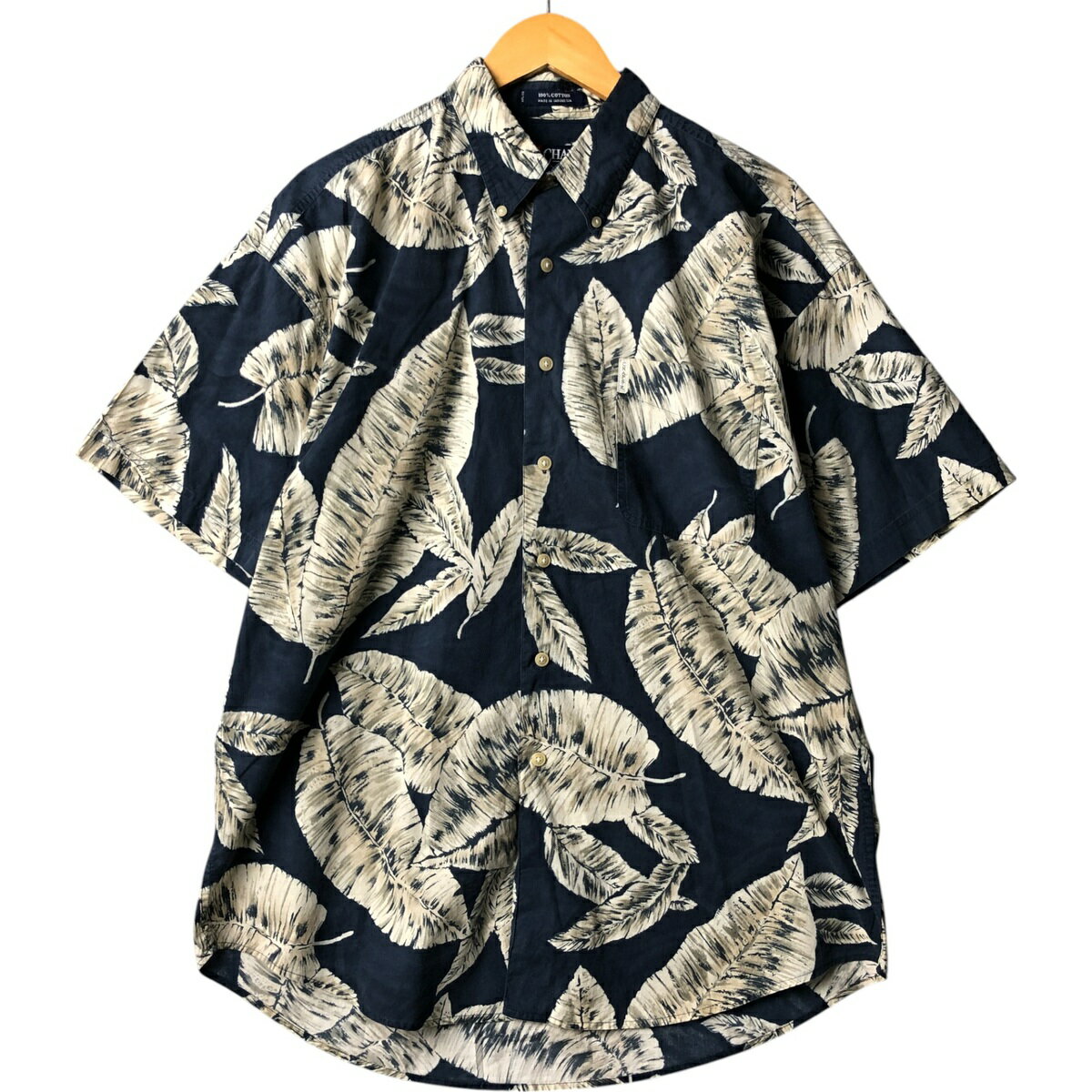 商品詳細 ブランド・Ralph Lauren・ラルフローレン・ 特徴・ボタンダウン・半袖・ヴィンテージ・ モデル/形状・CHAPS チャップス・ボタンダウン ハワイアンアロハシャツ・ 素材・コットン:100%・ 色・ネイビー系 紺色・オフホ...