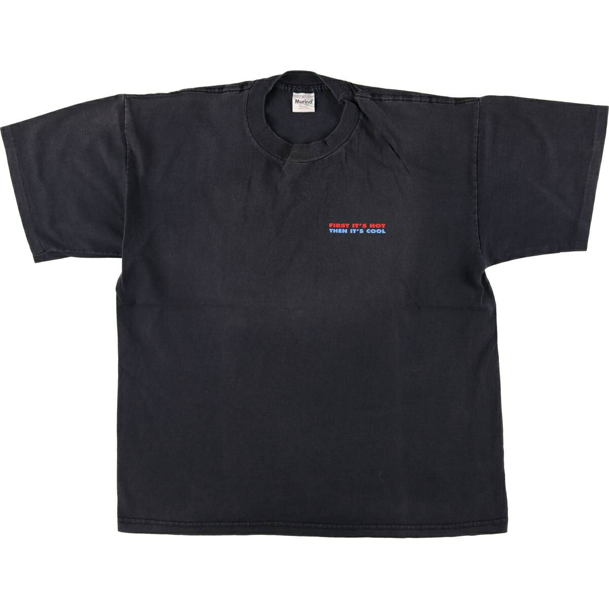 商品詳細 ブランド・MURINA・ 特徴・半袖・クルーネック(丸首)・フェード・ヴィンテージ・ モデル/形状・メッセージプリントTシャツ・ 素材・コットン:100%・ 色・ブラック系 黒色・ 柄・プリント・ 生産国・USA製・ 年代・90年...