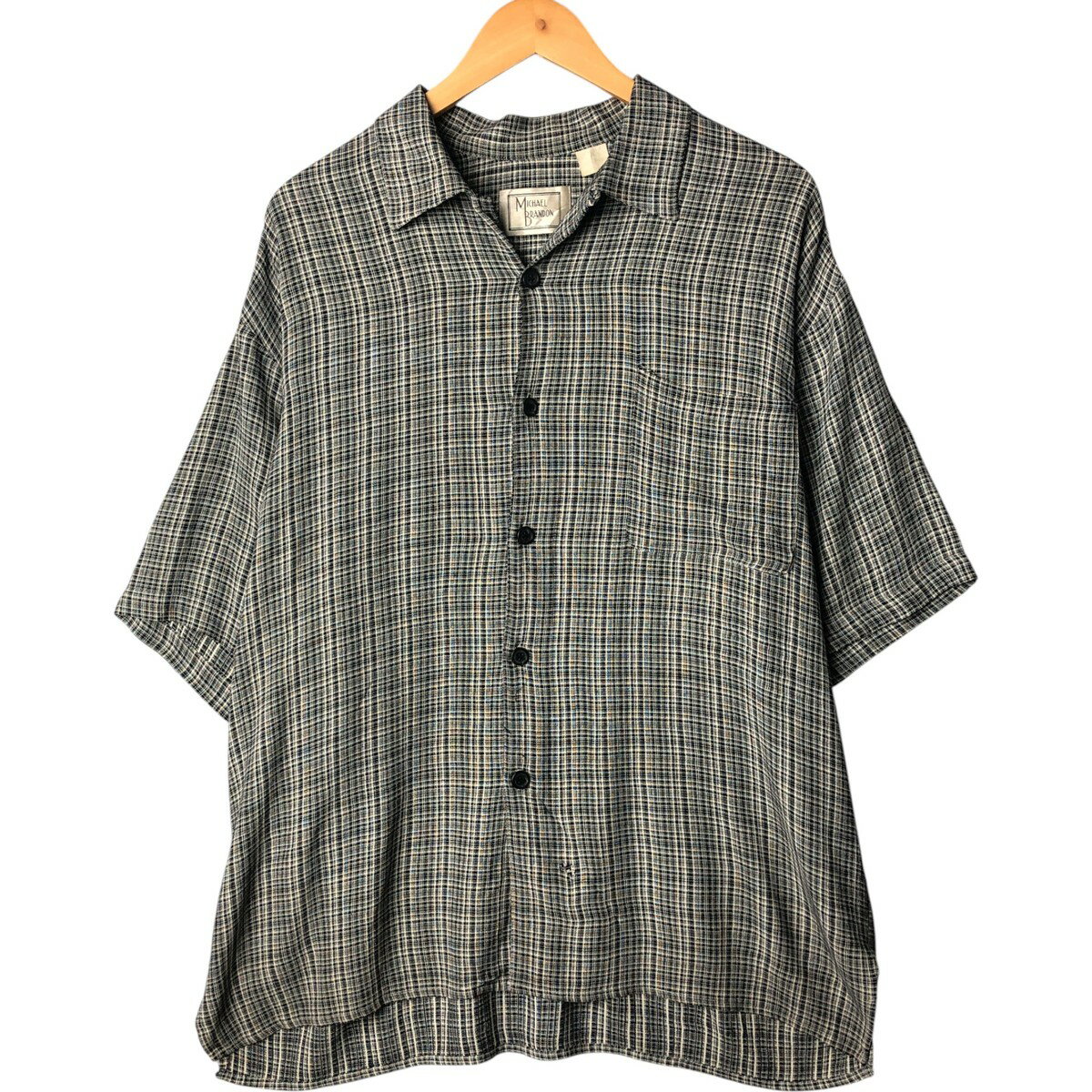 商品詳細 ブランド・MICHAEL BRANDON・ 特徴・オープンカラー・半袖・ヴィンテージ・ モデル/形状・半袖 オープンカラー シャツ・ 素材・アセテート:61%・レーヨン:39%・ 色・グレー系 灰色・ブラック系 黒色・ 柄・チェッ...