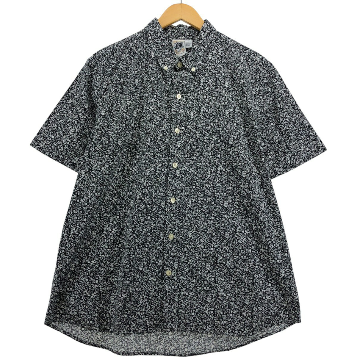 商品詳細 ブランド・KENNINGTON・ケニントン・ 特徴・半袖・ボタンダウン・ モデル/形状・半袖 ボタンダウンシャツ・ 素材・コットン:100%・ 色・ブラック系 黒色・ 柄・総柄・ 生産国・ドミニカ製・ 年代 サイズ・メンズXXL・...