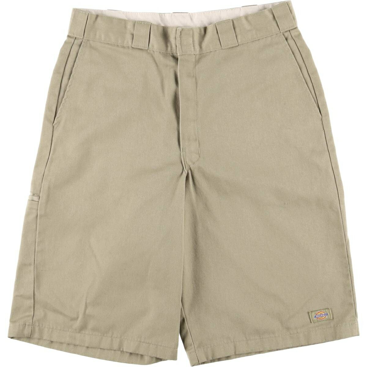 商品詳細 ブランド・Dickies・ディッキーズ・ 特徴・ジッパーフライ・ワイドショートパンツ・ モデル/形状・Loose Fit・ワークショーツ ハーフパンツ・ 素材・ポリエステル:65%・コットン:35%・ 色・ベージュ系・ 柄・無地・...