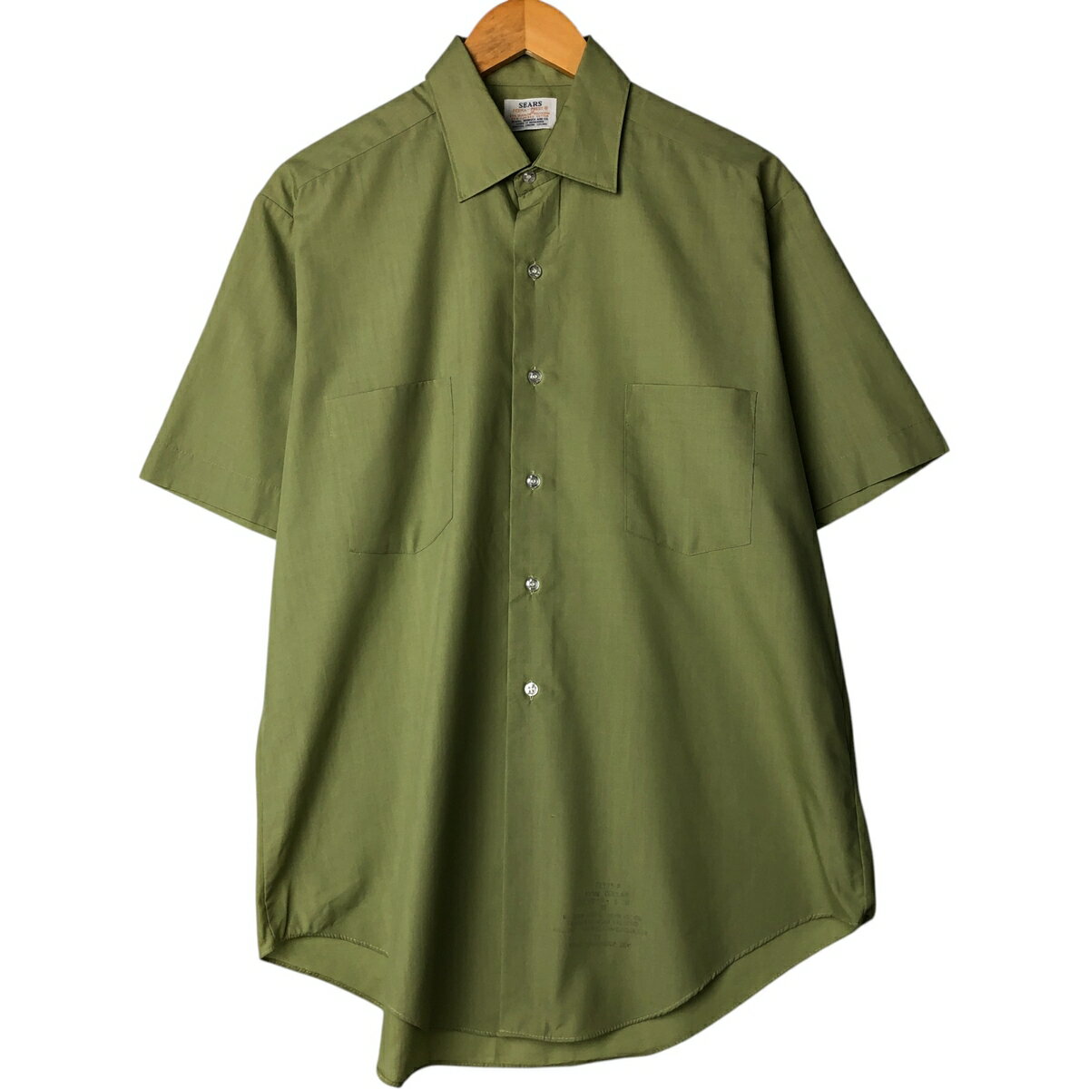 商品詳細 ブランド・Sears・シアーズ・ 特徴・ワイドカラー・半袖・襟芯入り・ヴィンテージ・ モデル/形状・PERMA-PREST・半袖 ポリシャツ・ 素材・ポリエステル:65%・コットン:35%・ 色・カーキ系 セージグリーン・ 柄・無...