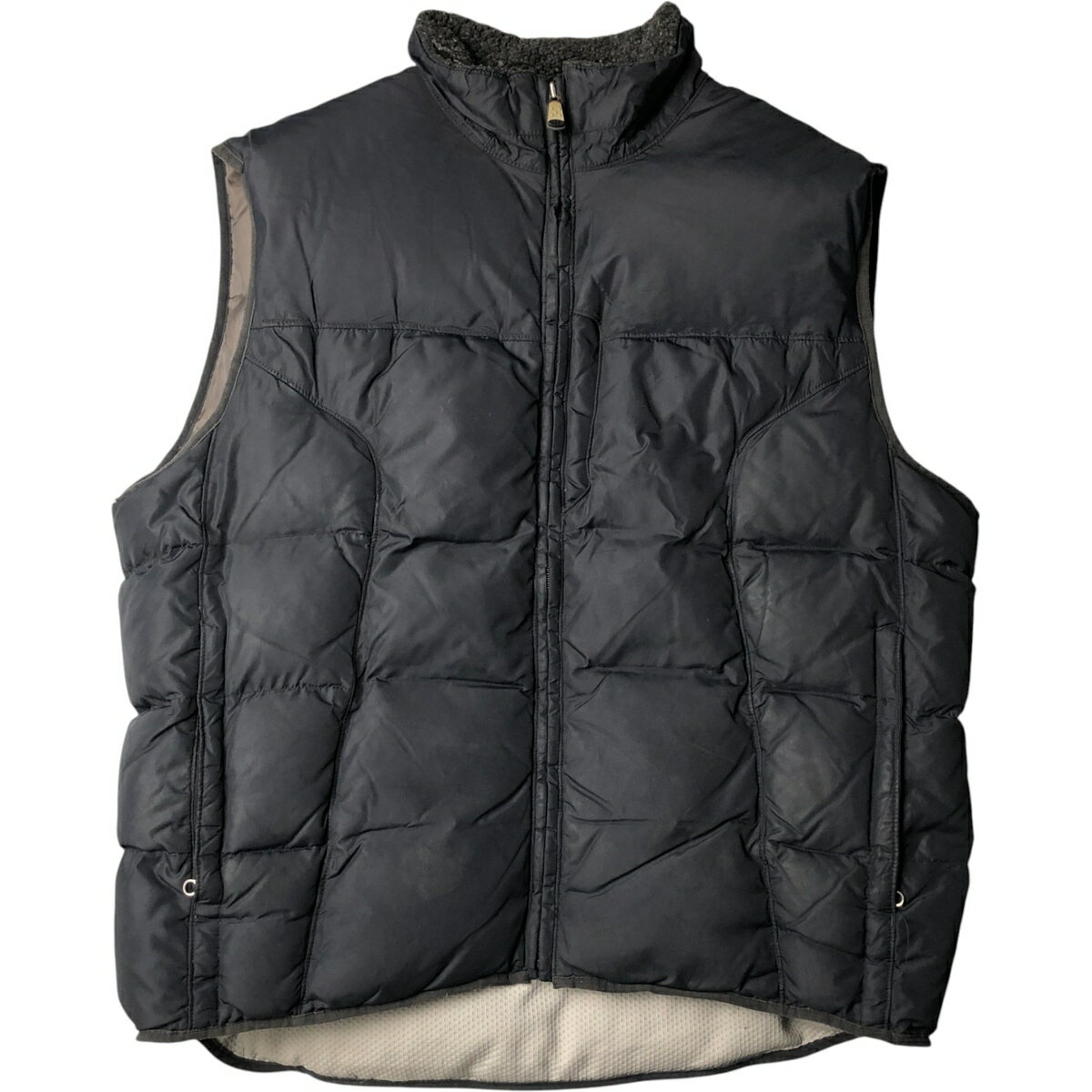 商品詳細 ブランド・GAP・ギャップ・ 特徴・フルジップ・中綿入り・ モデル/形状・中綿ベスト・ 素材・不明・ 色・ブラック系 黒色・ 柄・無地・ 生産国・インドネシア製・ 年代 サイズ・メンズL・表記サイズ:L/G・着丈:68-79cm・...