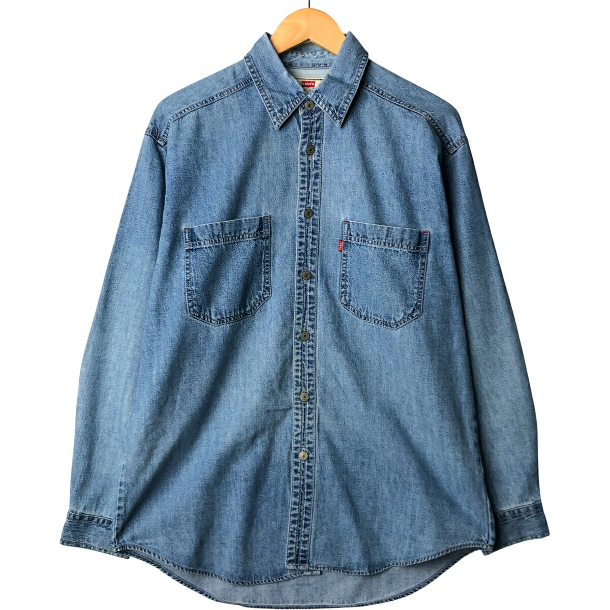 商品詳細 ブランド・Levi's・リーバイス・ 特徴・薄手・レギュラーカラー・長袖・ヴィンテージ・ モデル/形状・長袖 デニムシャツ・ 素材・コットン:100%・ 色・ブルー系 水色・ 柄・無地・ロゴパッチ・ 生産国・インドネシア製・ 年代...