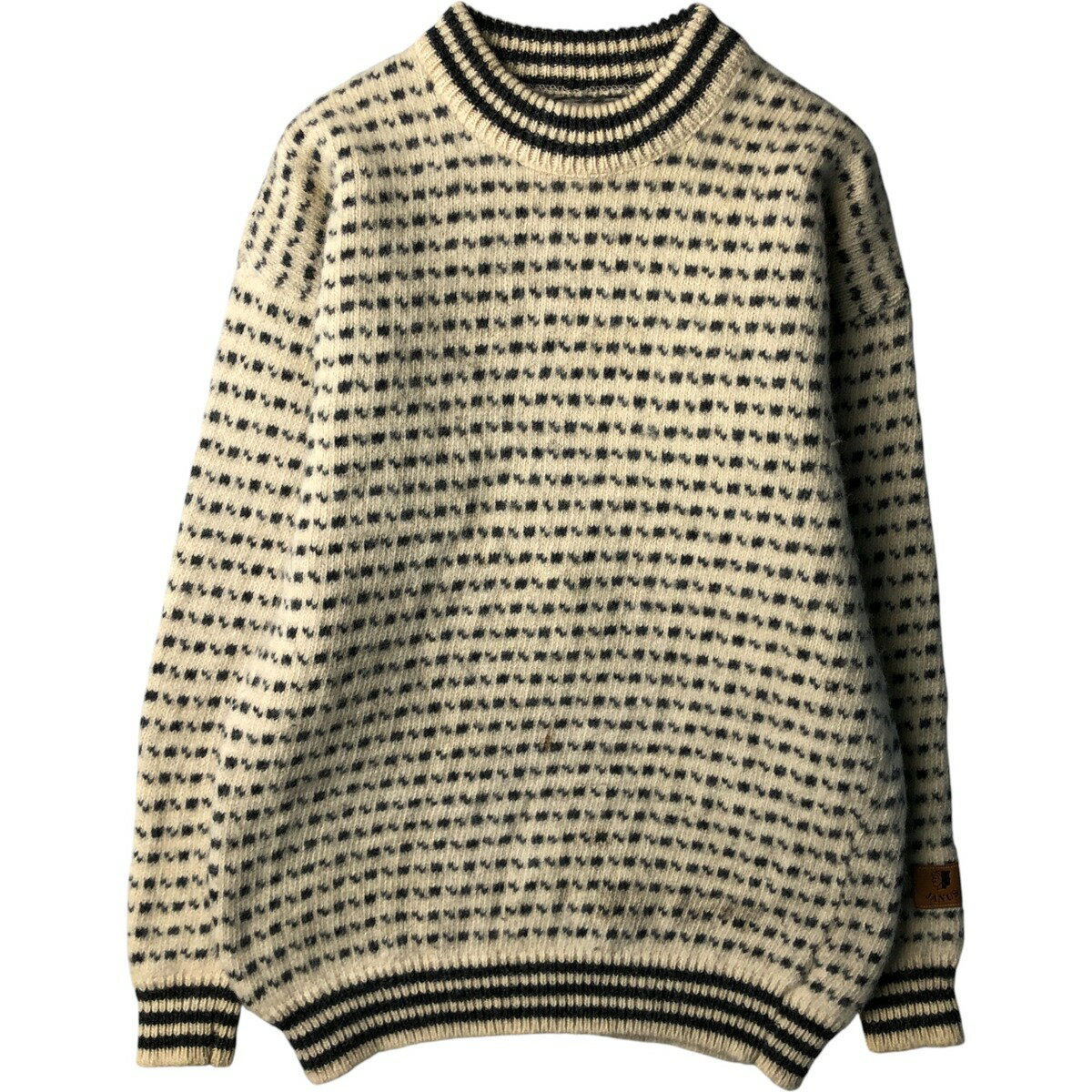 商品詳細 ブランド・JANUS・ 特徴・モックネック・長袖・ラインリブ・ モデル/形状・ウールニットセーター・ 素材・ウール:100%・ 色・アイボリー・グレー系 灰色・ 柄・総柄・ 生産国・ノルウェー製・ 年代 サイズ・メンズL・表記サイ...