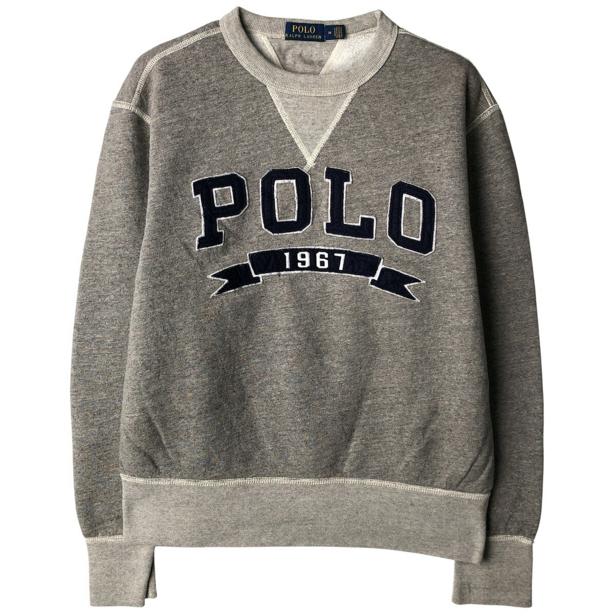 商品詳細 ブランド・Ralph Lauren・ラルフローレン・ 特徴・クルーネック(丸首)・長袖・デカロゴ・前Vはめ込みガゼット・ モデル/形状・ロゴスウェットシャツ トレーナー・ 素材・コットン:87%・ポリエステル:13%・ 色・グレー...