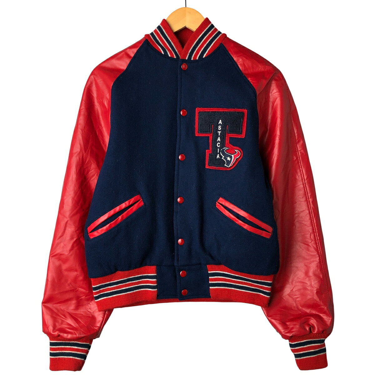 商品詳細 ブランド・Lone Star・ 特徴・スナップボタン・長袖・ラグランスリーブ・短丈 ショート丈・キルティングライナー・ モデル/形状・NFL HOUSTON TEXANS ヒューストンテキサンズ・袖革ウールボタンスタジャン バーシ...