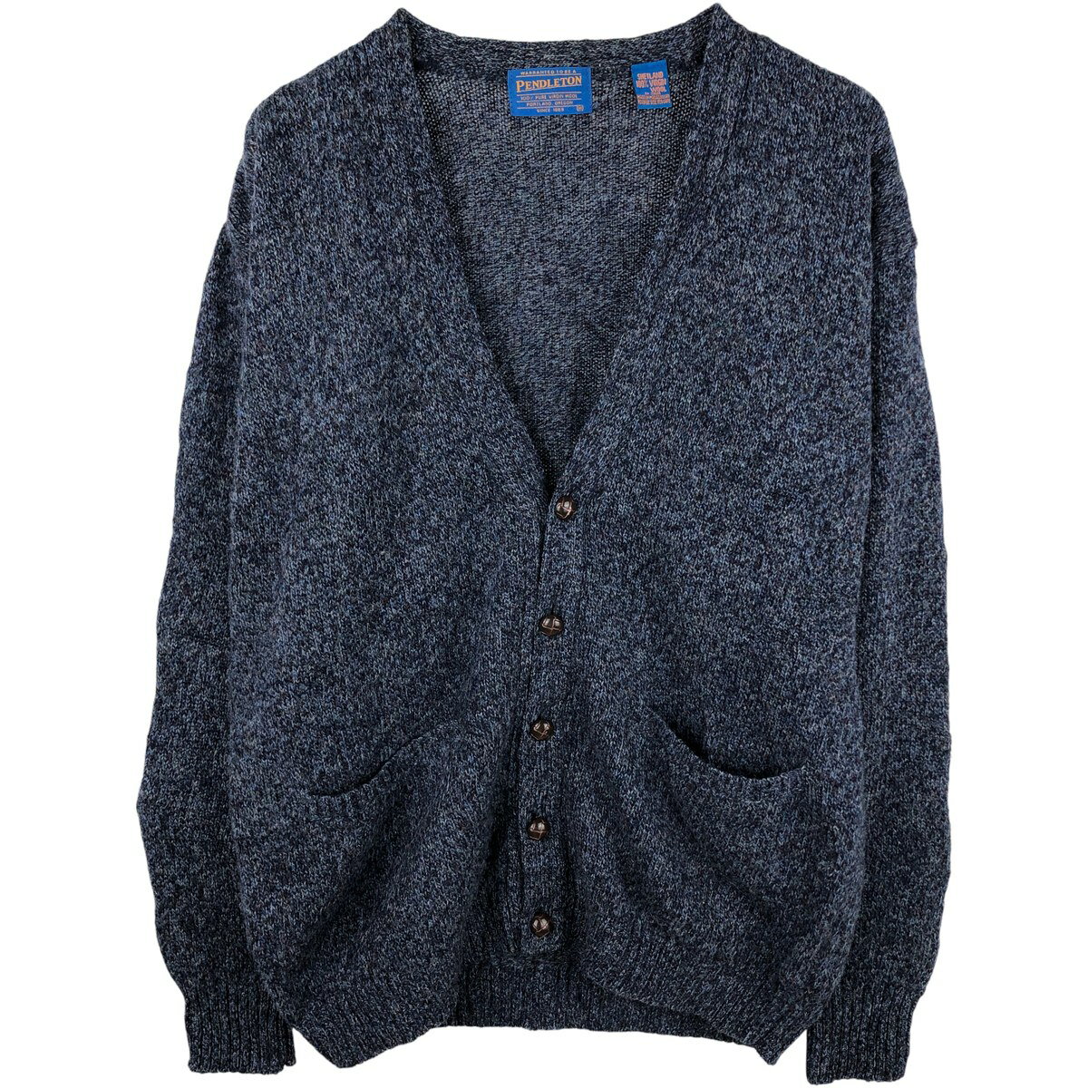 商品詳細 ブランド・PENDLETON・ペンドルトン・ 特徴・長袖・ モデル/形状・ウールニットカーディガン・ 素材・ウール:100%・ 色・ブルー系 青色・ 柄・無地・ 生産国・マダガスカル製・ 年代 サイズ・メンズM・表記サイズ:M・着...