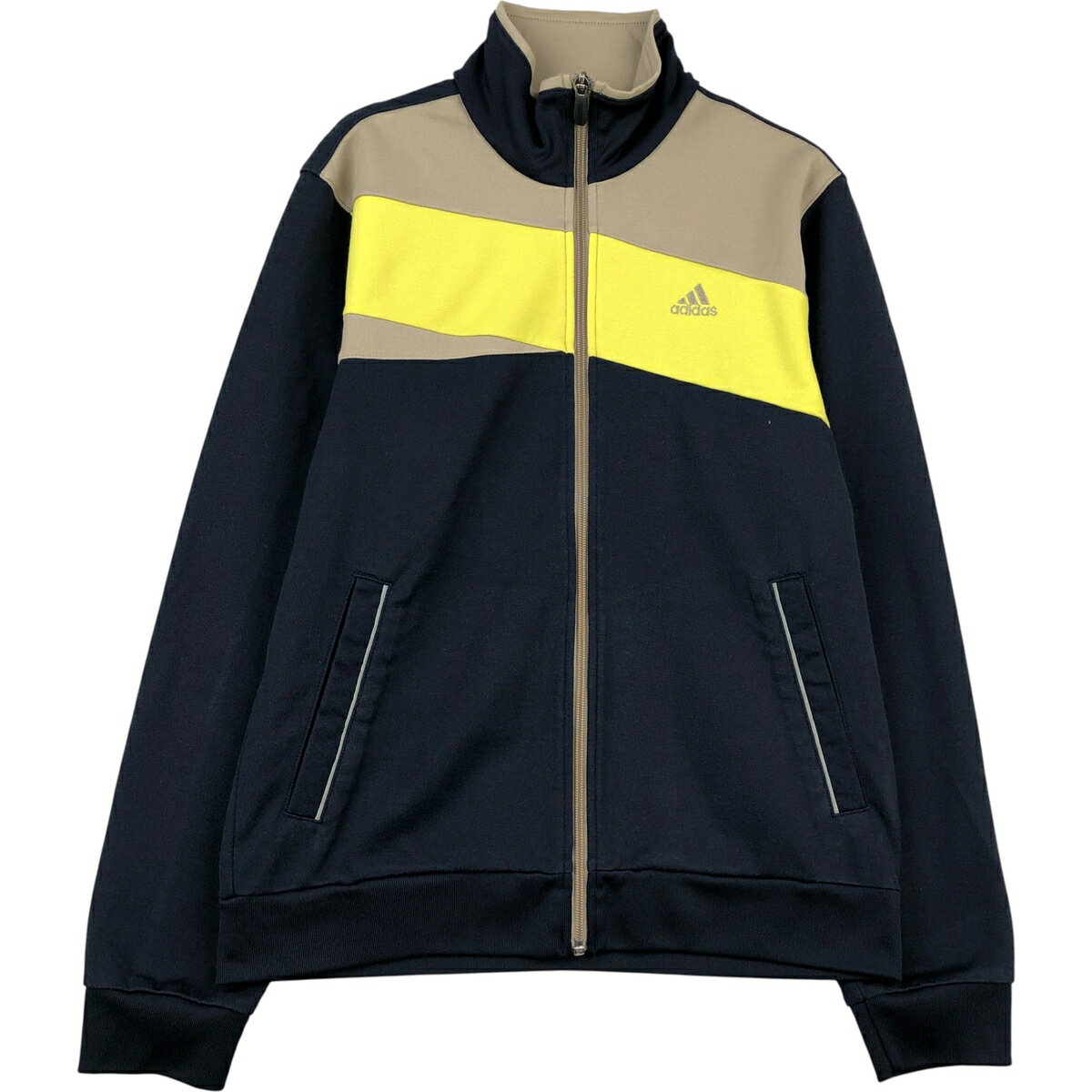 商品詳細 ブランド・adidas・アディダス・ 特徴・薄手・フルジップ・長袖・ モデル/形状・ジャージ トラックジャケット・ 素材・コットン:55%・リサイクルポリエステル:45%・ 色・ブラック系 黒色・ 柄・ロゴ刺繍・ライン入り・ 生産...