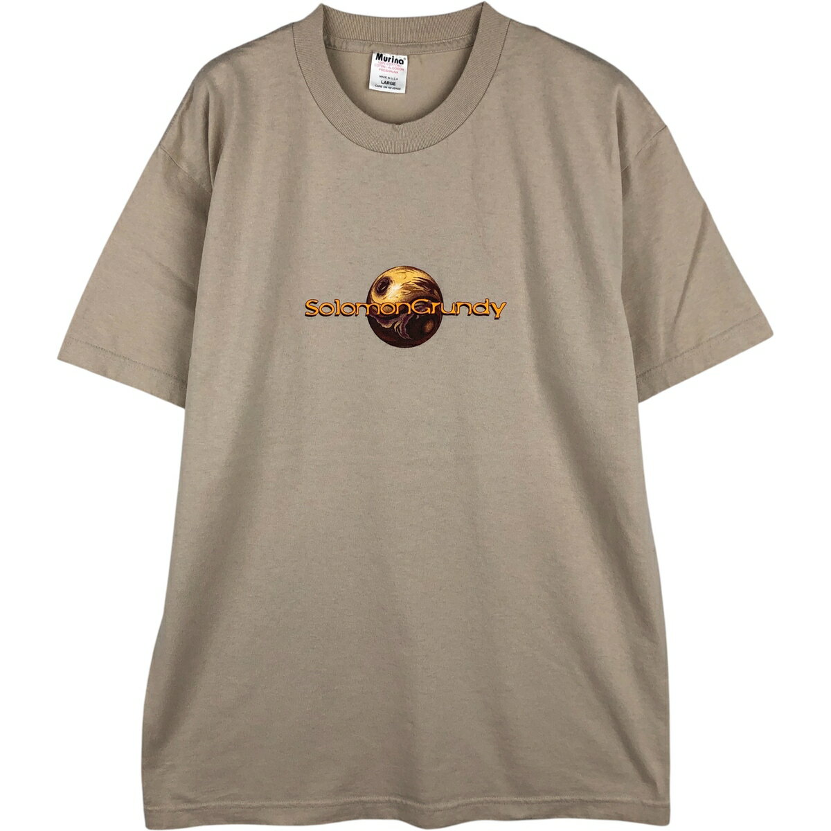 商品詳細 ブランド・Murina・ 特徴・クルーネック(丸首)・半袖・ヴィンテージ・ モデル/形状・プリントTシャツ・ 素材・コットン:100%・ 色・ベージュ系・ 柄・プリント・ 生産国・USA製・ 年代・90年代・ サイズ・メンズL・表...