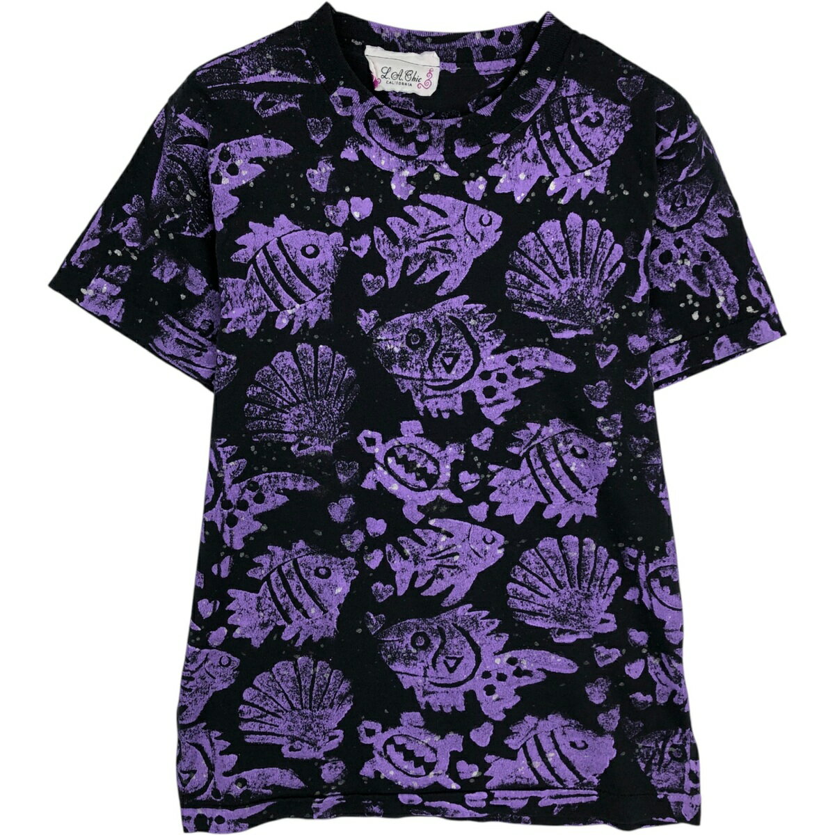 商品詳細 ブランド・L.A. Chic・ 特徴・クルーネック(丸首)・半袖・オールオーバープリント・ モデル/形状・CALIFORNIA・プリントTシャツ・ 素材・不明・ 色・ブラック系 黒色・ 柄・プリント・魚柄・ 生産国・不明・ 年代 ...