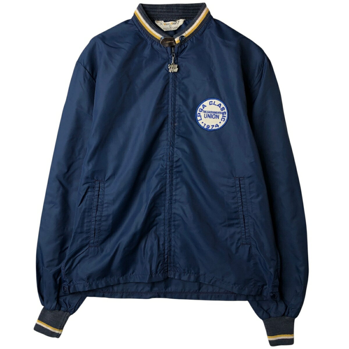商品詳細 ブランド・West Wind・ 特徴・薄手・ヴィンテージ・長袖・フルジップ・ラインリブ・ モデル/形状・ウインドブレーカー・ 素材・不明・ 色・ネイビー系 紺色・ 柄・ロゴパッチ・ 生産国・不明・ 年代・70年代・ サイズ・表記サ...