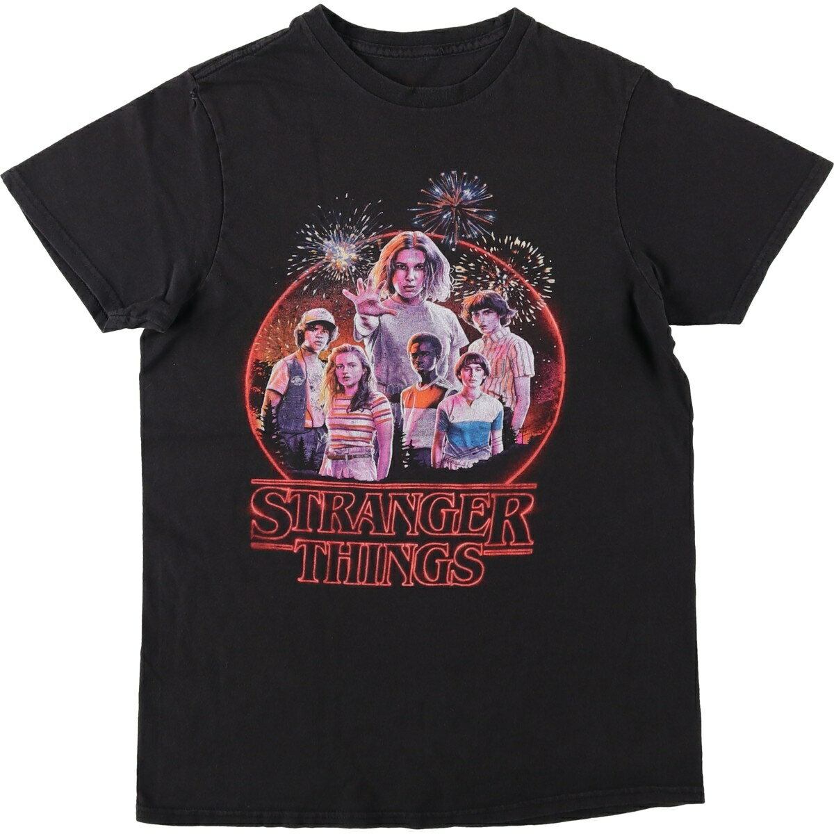 商品詳細 ブランド・UNKNOWN・ 特徴・クルーネック(丸首)・半袖・フェード・ モデル/形状・STRANGER THINGS ストレンジャーシングス・映画 ムービーTシャツ・ 素材・不明・ 色・ブラック系 黒色・ 柄・プリント・ 生産国...