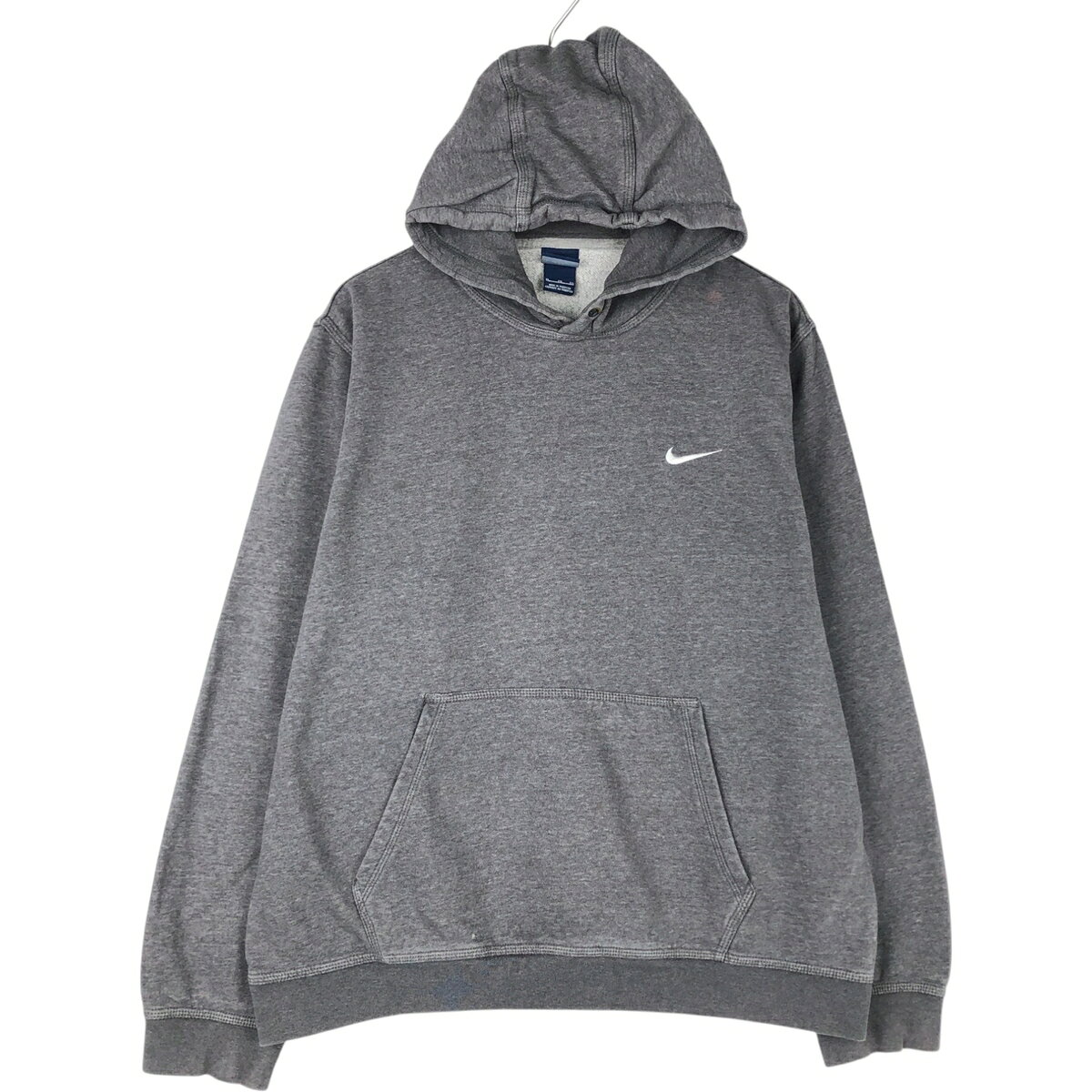 商品詳細 ブランド・NIKE・ナイキ・ 特徴・プルオーバー・長袖・ モデル/形状・スウェットプルオーバーパーカー・ 素材・コットン:80%・ポリエステル:20%・ 色・グレー系 灰色・ 柄・無地・ワンポイント・ 生産国・パキスタン製・ 年代...