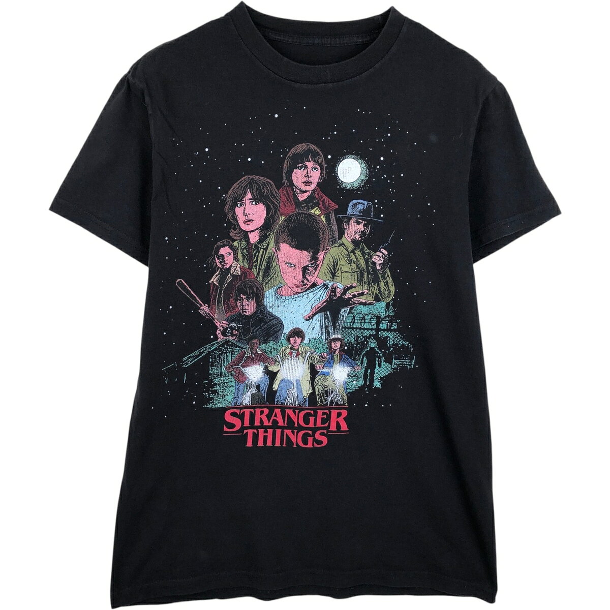 商品詳細 ブランド・UNKNOWN・ 特徴・クルーネック(丸首)・半袖・ モデル/形状・STRANGER THINGS ストレンジャーシングス・映画 ムービーTシャツ・ 素材・コットン:100%・ 色・ブラック系 黒色・ 柄・プリント・ 生...