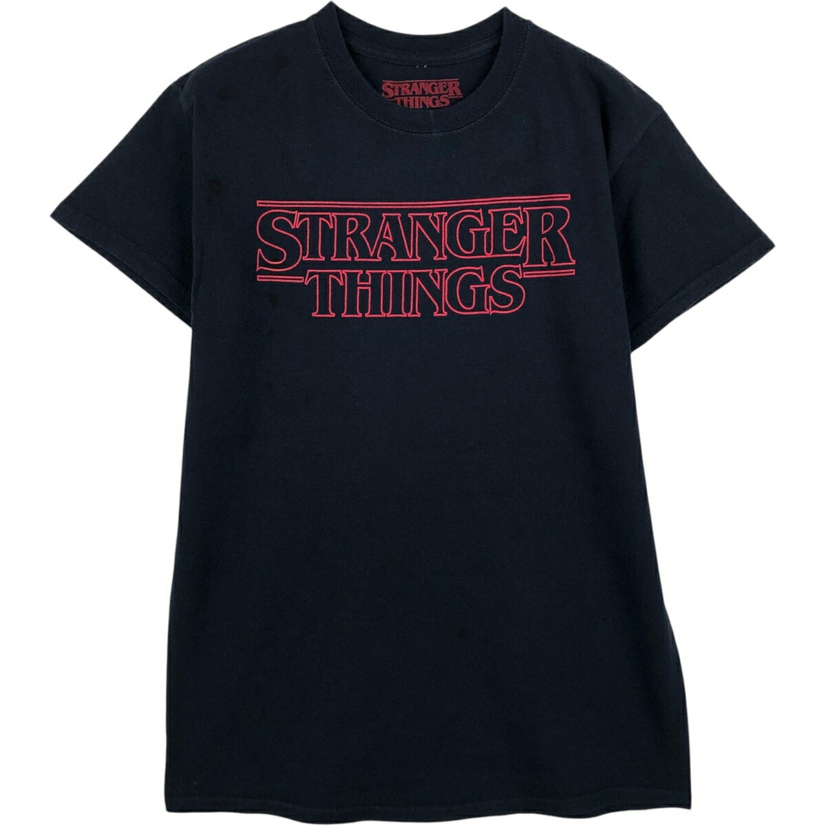 商品詳細 ブランド・UNKNOWN・ 特徴・クルーネック(丸首)・半袖・ モデル/形状・STRANGER THINGS ストレンジャーシングス・映画 ムービーTシャツ・ 素材・コットン:100%・ 色・ブラック系 黒色・ 柄・プリント・ 生...