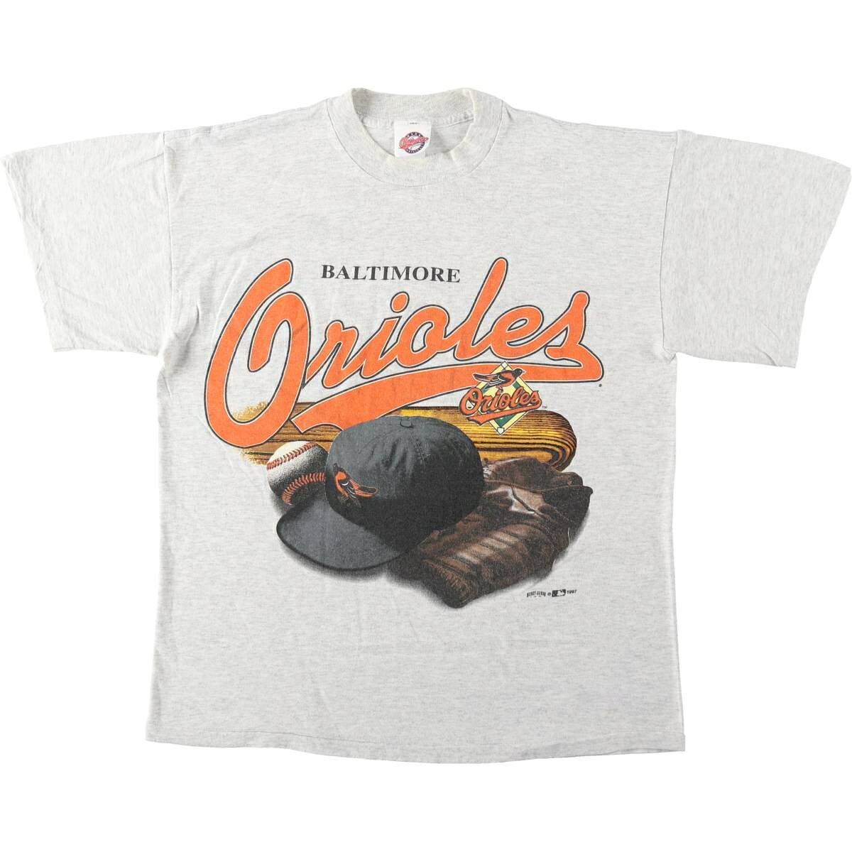 商品詳細 ブランド・HANK aaron ORIGINALS・ 特徴・クルーネック(丸首)・半袖・シングルステッチ・ヴィンテージ・ モデル/形状・MLB BALTIMORE ORIOLES ボルチモアオリオールズ・スポーツプリントTシャツ・...