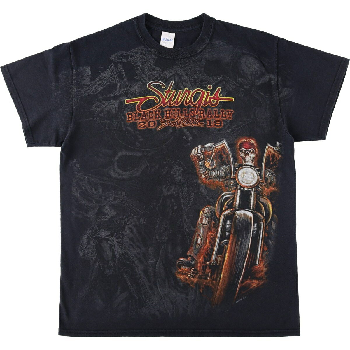 商品詳細 ブランド・GILDAN・ギルダン・ 特徴・半袖・大判プリント・クルーネック（丸首）・2019 Sturgis Motorcycle Rally・両面プリント・ モデル/形状・Heavy Cotton・モーターサイクル バイクTシャ...