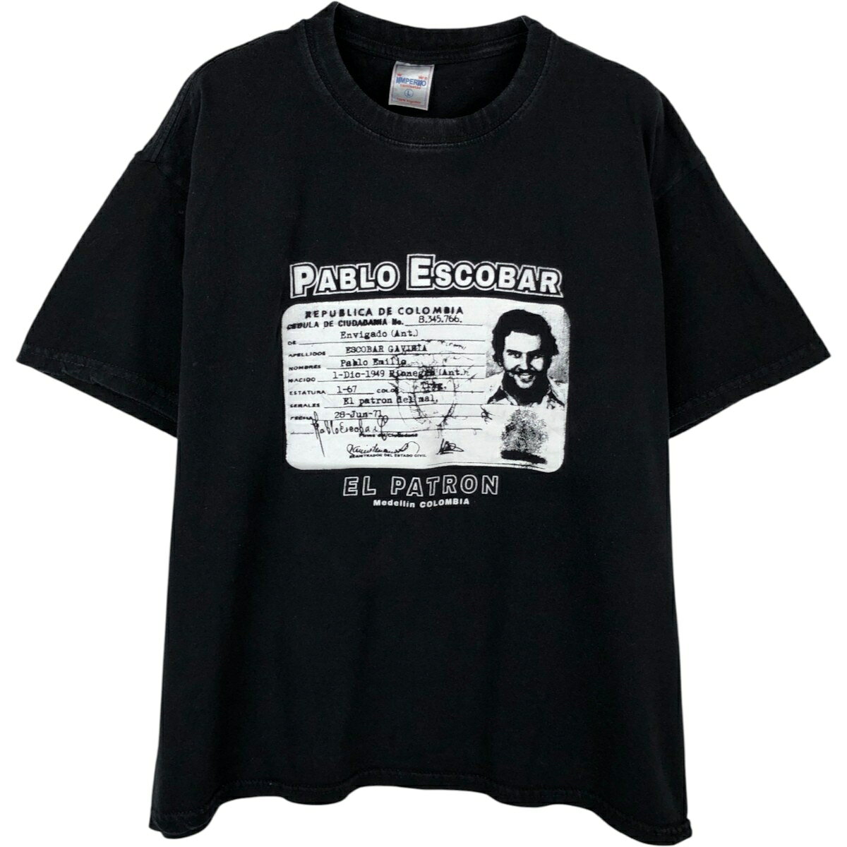 商品詳細 ブランド・IMPERIO Camisetas・ 特徴・クルーネック(丸首)・半袖・アメカジ・短丈 ショート丈・ モデル/形状・PABLO ESCOBAR パブロエスコバル・プリントTシャツ・ 素材・コットン:100%・ 色・ブラッ...