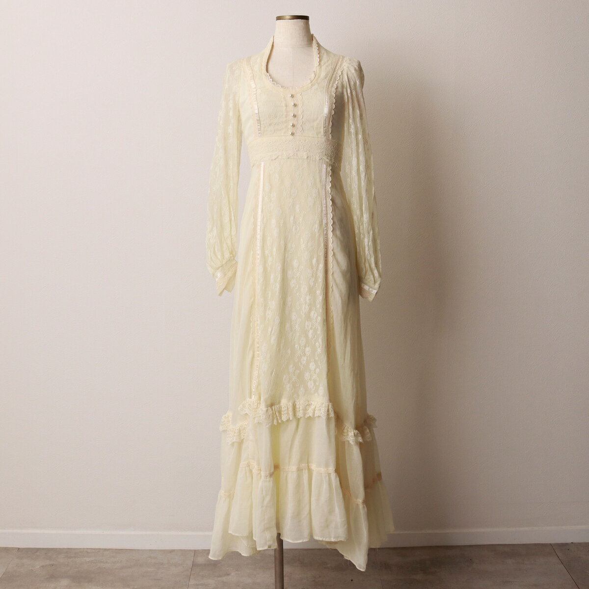 商品詳細 ブランド・GUNNE SAX・ガンネサックス・ 特徴・長袖・ジッパーフライ・ウエストリボン付き・ヴィンテージ・マキシ丈・ モデル/形状・Jessica・長袖 フレア ワンピース・ 素材・不明・ 色・アイボリー・ 柄・無地・ 生産国...