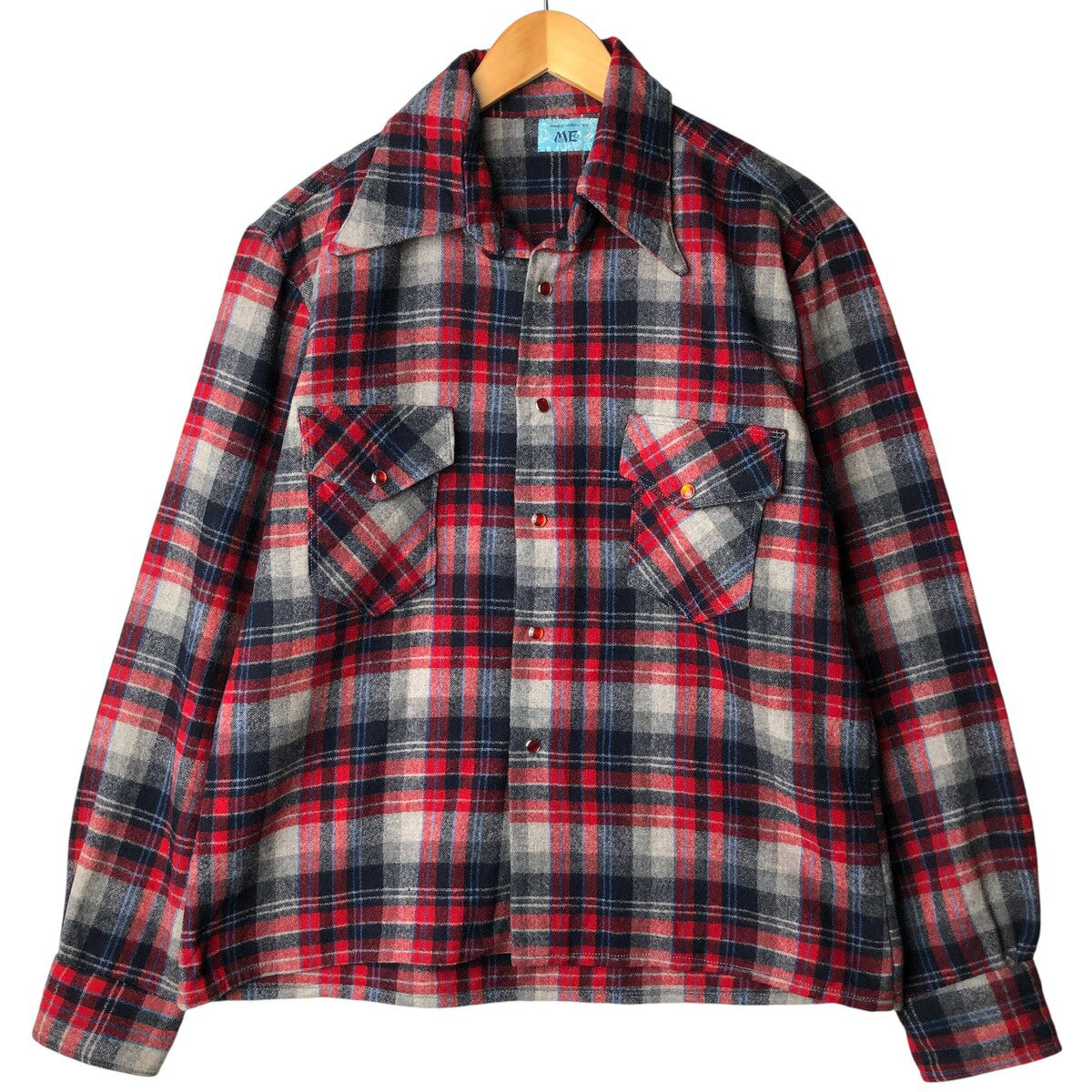 商品詳細 ブランド・UNKNOWN・ 特徴・厚手・スナップボタン・フラップポケット・オープンカラー・襟芯入り・ モデル/形状・ウールボックスシャツ・ 素材・不明・ 色・レッド系 赤色・マルチカラー・ 柄・チェック柄・ 生産国・不明・ 年代 ...