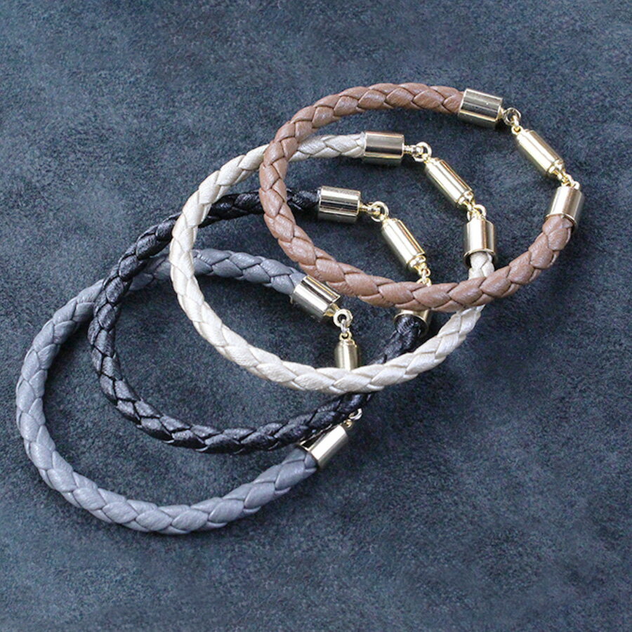 国内当日配送(15時までの注文時、土日祝日を抜き) ■ブランド名：J comma ■商品名：ブレスレット ■サイズ：全長約17.5cm ※モニターの発色具合によって実際のものと色が異なる場合があります。