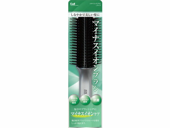 【商品説明】しなやかで美しい髪に。独自配列ブラシでストレートな髪をしっかり捉えます。Lサイズ。【仕様】●サイズ：45×62×230mm●重量：95g●原産国：日本●メーカー名：貝印【検索用キーワード】貝印　かいじるし　カイジルシ　KAI　貝...