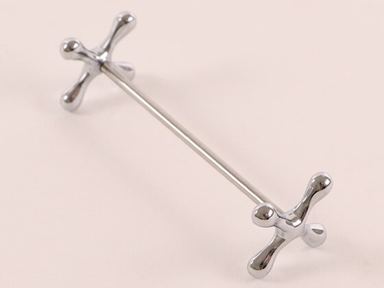 【商品説明】おしゃれな箸置き　雰囲気を変えるアイテムです。【仕様】●80x25x25mm●亜鉛合金クロムメッキ●燕三条製【備考】※メーカーの都合により、パッケージ・仕様等は予告なく変更になる場合がございます。【検索用キーワード】佐藤金属興業...