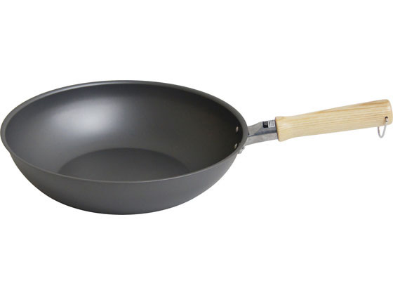 【商品説明】鉄フライパンとは、短い時間で調理ができて、お料理を美味しく仕上げます。炒め物はシャキッと焼き物はパリッと中はジューシーに。窒化処理が施されていて、サビが発生しにくくなっています。油なじみも良くなり、これまで面倒だった空焼き・油な...