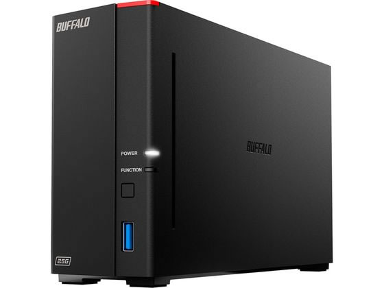 【商品説明】●2．5GbEポートとヘキサコアCPU搭載で大容量のデータを高速転送。リード・ライト共に1GbEの上限を超えるリード：234．3MB／s　ライト：188．4MB／sを実現●家中で、地デジ録画番組が楽しめる。　DTCP−IP機能を...