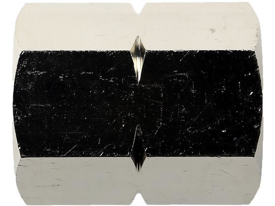 【商品説明】●管用の違径めねじです。●テーパーねじです。【仕様】【材質】●本体：真鍮【仕様】●適用流体：空気●最高使用圧力（MPa）：3．5●ねじ径：Rc3／8xRc1／2【備考】※メーカーの都合により、パッケージ・仕様等は予告なく変更にな...