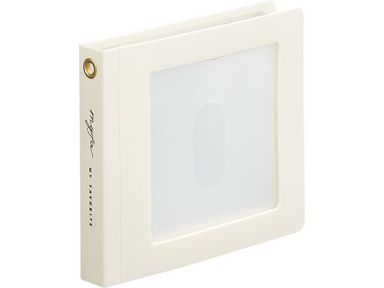 【商品説明】サイドインタイプ。両面ポケット。スリーブに入れた状態で収容できる。キーホルダーが付けられるストラップホール。表紙にはお気に入りの1枚を飾れる窓ポケット付き。収容量に合わせて背幅が広がる。【仕様】●色：ミルキーホワイト●サイズ：縦...