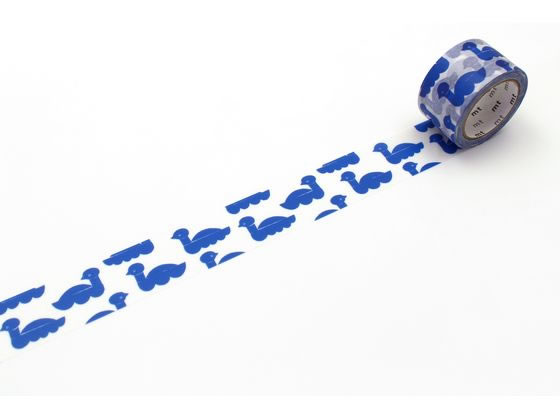 【商品説明】貼って剥がせるマスキングテープmt。mt×アーティストシリーズにて最も人気なミナ・ペルホネンシリーズ。【仕様】●テープサイズ：幅25mm×長さ7m●注文単位：1巻【備考】※メーカーの都合により、パッケージ・仕様等は予告なく変更に...