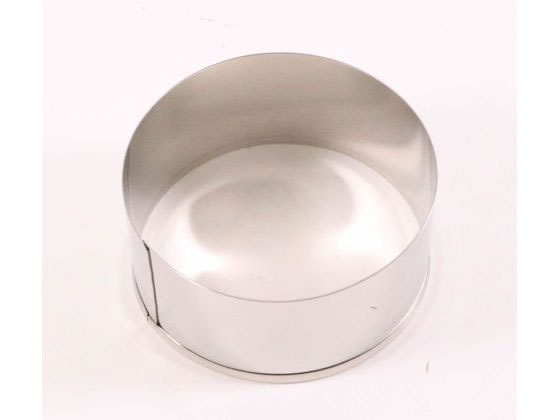 【商品説明】クッキー抜きに【仕様】●サイズ：内径×高さmm：φ95×高さ45●材質：18−8ステンレス●生産地：燕三条【備考】※メーカーの都合により、パッケージ・仕様等は予告なく変更になる場合がございます。【検索用キーワード】かんだ　カンダ...