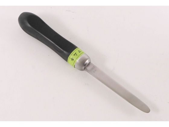 【商品説明】定番の貝むき【仕様】●サイズ：全長220mm●材質：刃：18−8ステンレス　柄：ベーク材●生産地：燕三条【備考】※メーカーの都合により、パッケージ・仕様等は予告なく変更になる場合がございます。【検索用キーワード】こまわたりせいさ...