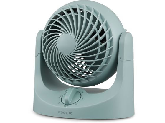 【商品説明】マカロンのようにコロンとしたフォルムで、卓上タイプのサーキュレーターです。既存のマカロン型サーキュレーターの約2／3のコンパクトサイズ。デスクやテーブルの上に置いても邪魔になりません。手動で縦方向の角度調整ができます。前面のカバ...