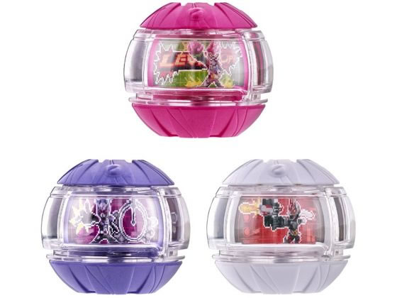 【商品説明】「エグゼイドカプセム」「ジオウカプセム」「ギーツカプセム」のセット商品です。別売りの「変身ベルトDXゼッツドライバー（別売り）」にセットすることで各ライダーオリジナルの音声、発光遊びが楽しめます。【仕様】●対象年齢：3歳以上●パ...